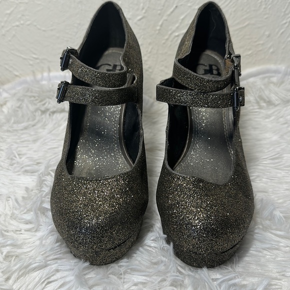 Gianni Bini | Shoes | Gianni Bini Black With Gold Glitter Wedge Heels ...